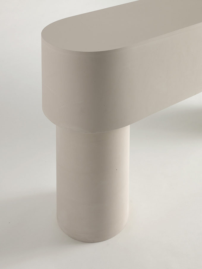 Pilotis console by Malgorzata Bany available on Kolkhoze.fr