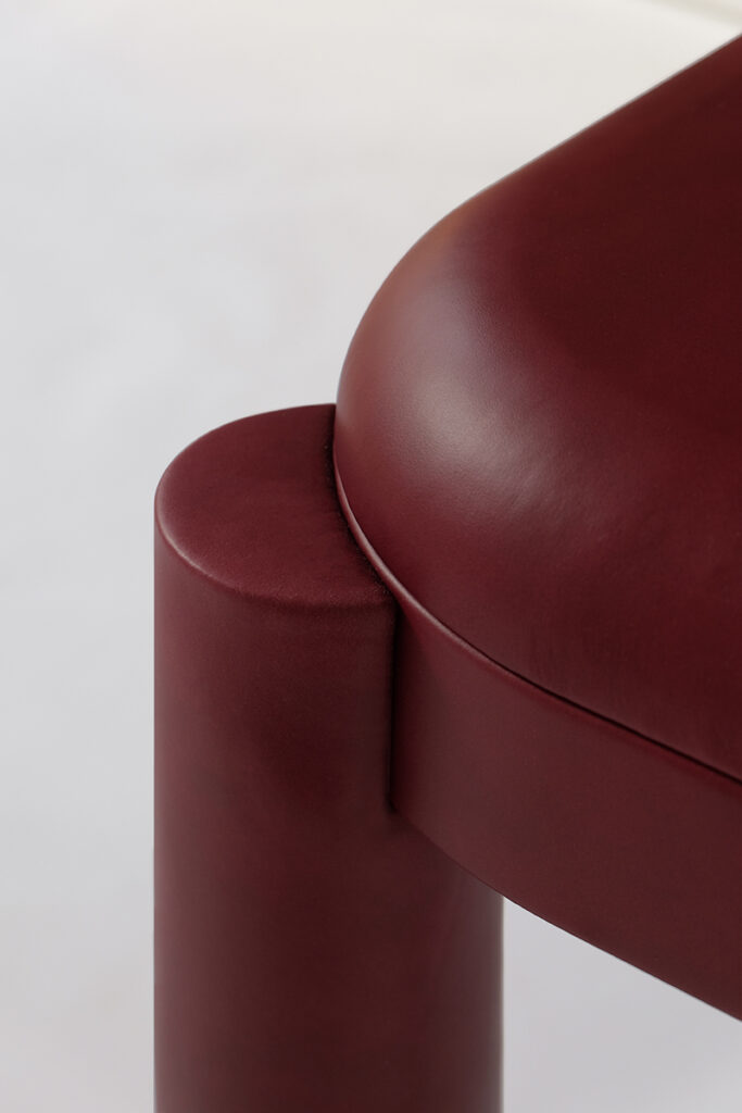 Bold leather desk - Kolkhoze