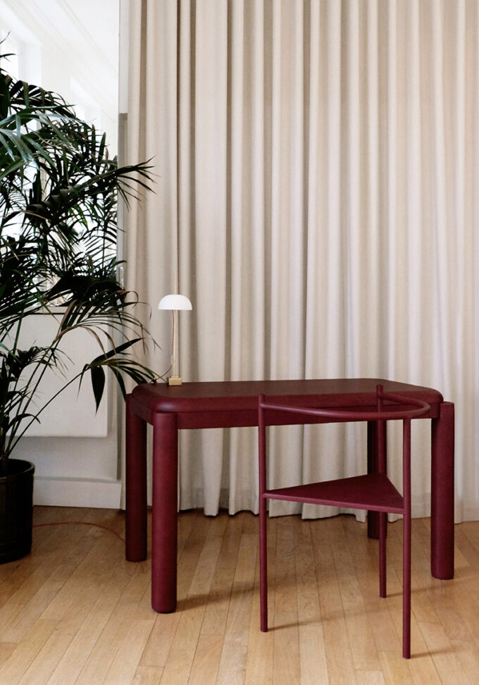 Bold leather desk - Kolkhoze