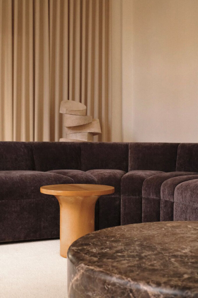 Kelly Arc sofa - Kolkhoze